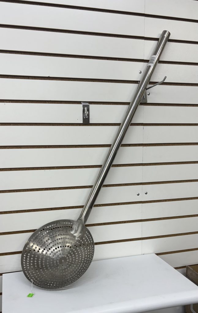 STAINLESS STEEL SCOOP/SKIMMER - PERFORATED - 30" HANDLE - Touchard